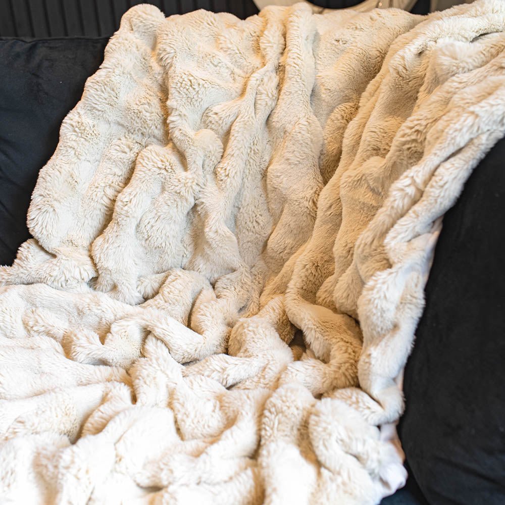Malini Raffles Natural Throw | Ruffled Texture | 100% Polyester | 150 ...